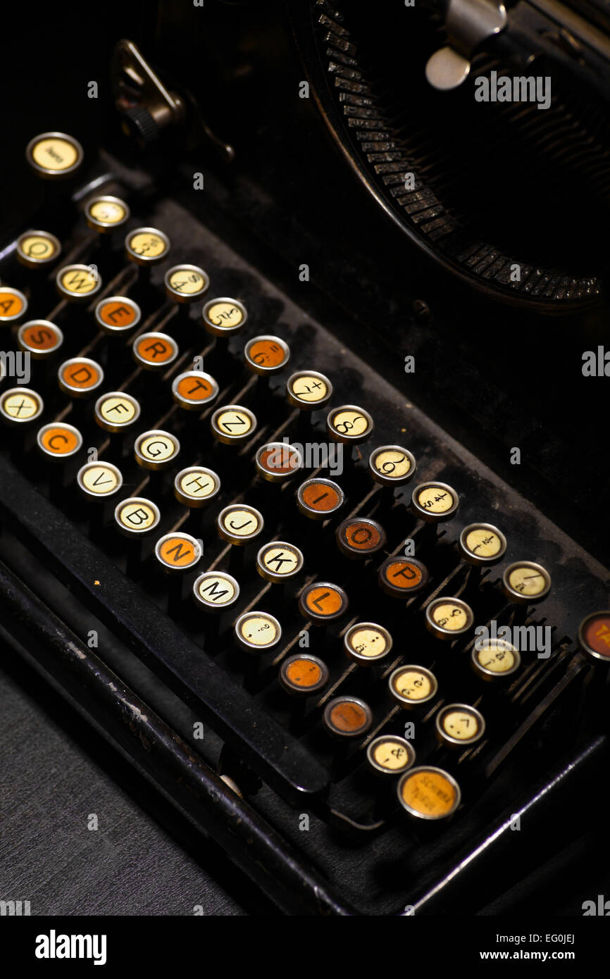 Color vertical detail of the keyboard of an old typewriter Stock Photo ...