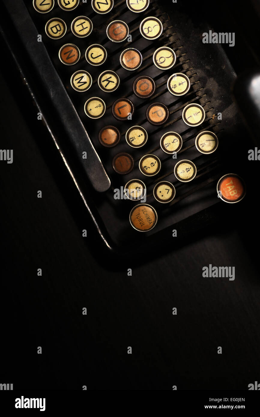 Old qwerty keyboard typing classic hi-res stock photography and images ...