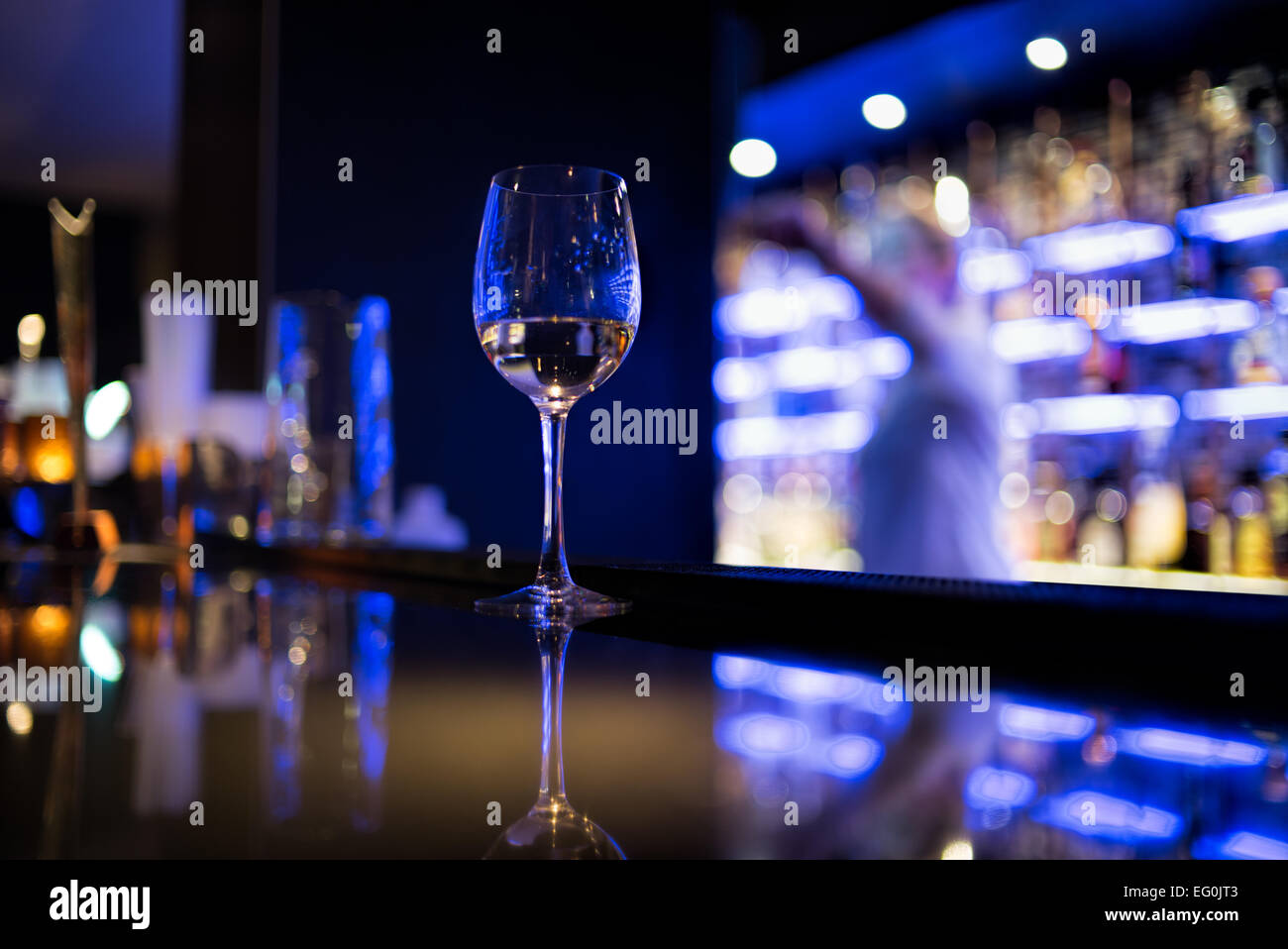 Bar counter hi-res stock photography and images - Alamy