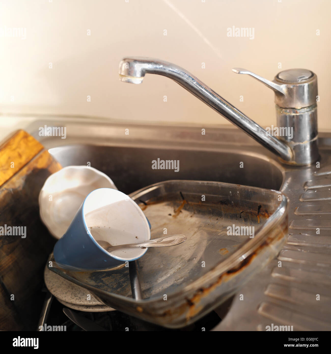 Dirty cup and plate hi-res stock photography and images - Alamy