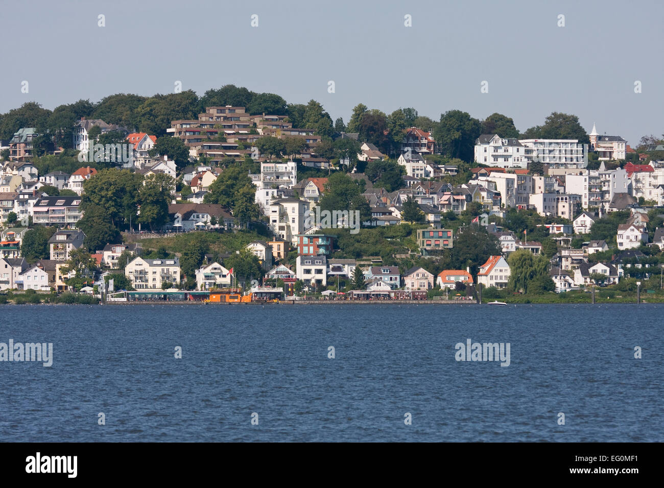 View of the Süllberg in Blankenese district with Elbe in Hamburg ...
