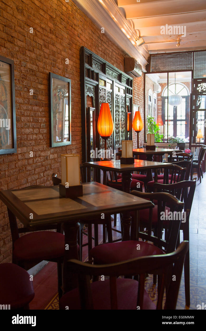 Temple Club Bar and Lounge, Ho Chi Minh City, Vietnam Stock Photo - Alamy