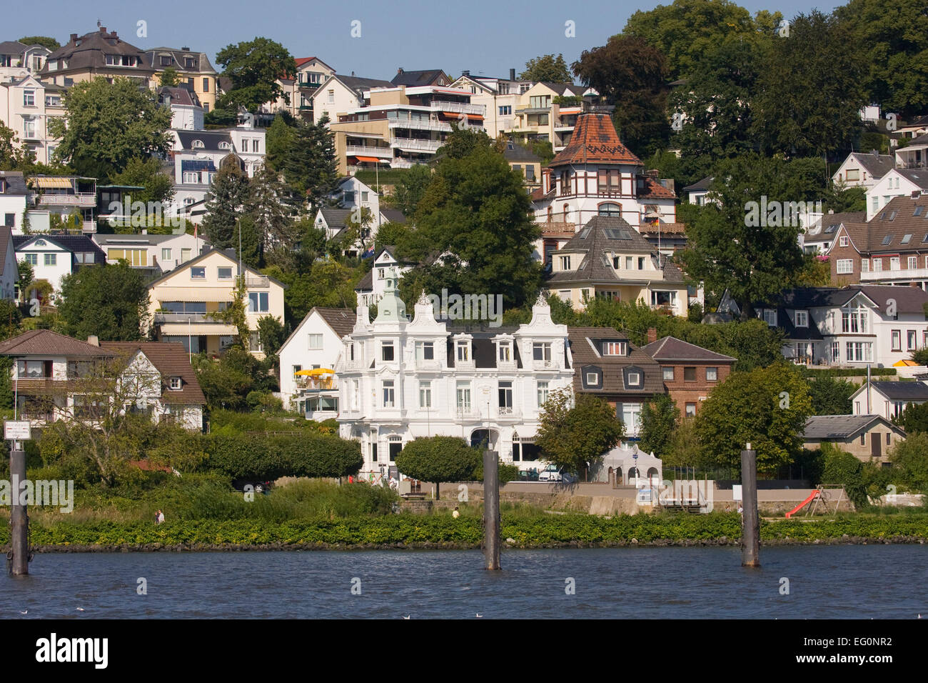 View of the Süllberg in Blankenese district with Elbe in Hamburg ...