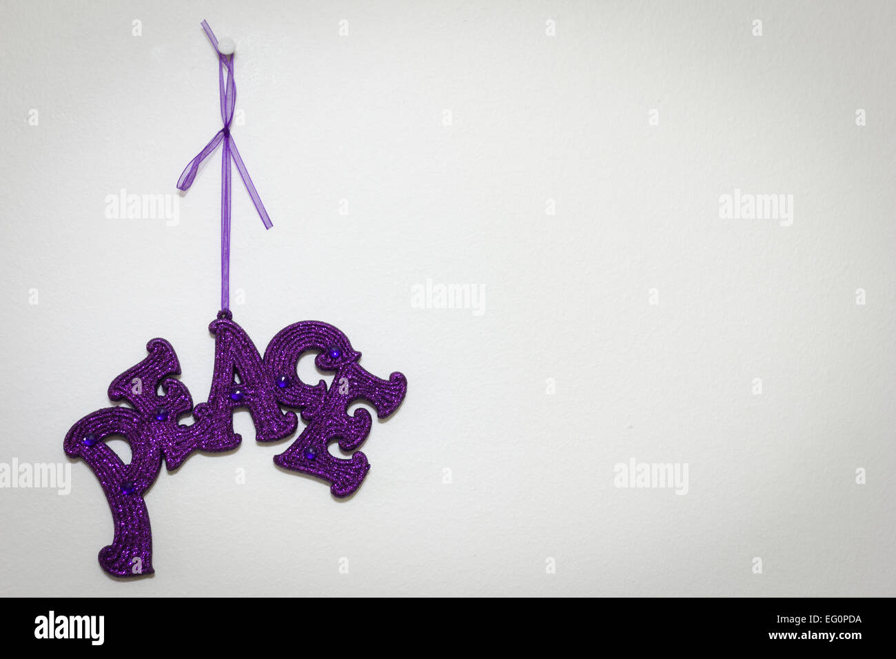 Purple peace sign hi-res stock photography and images - Alamy