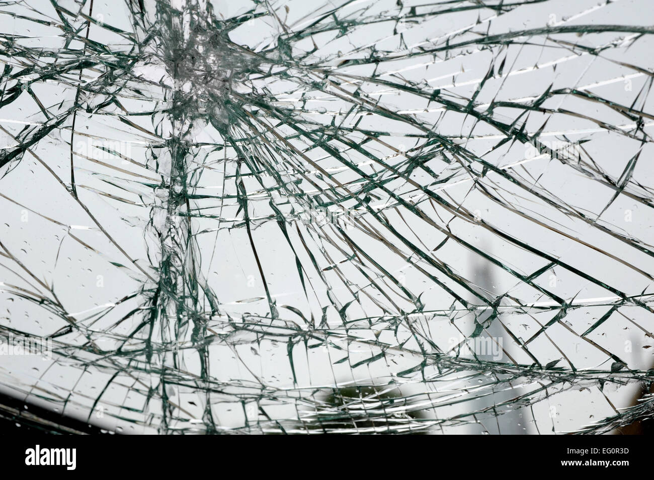 Smashed windscreen in volkswagen polo car Stock Photo - Alamy