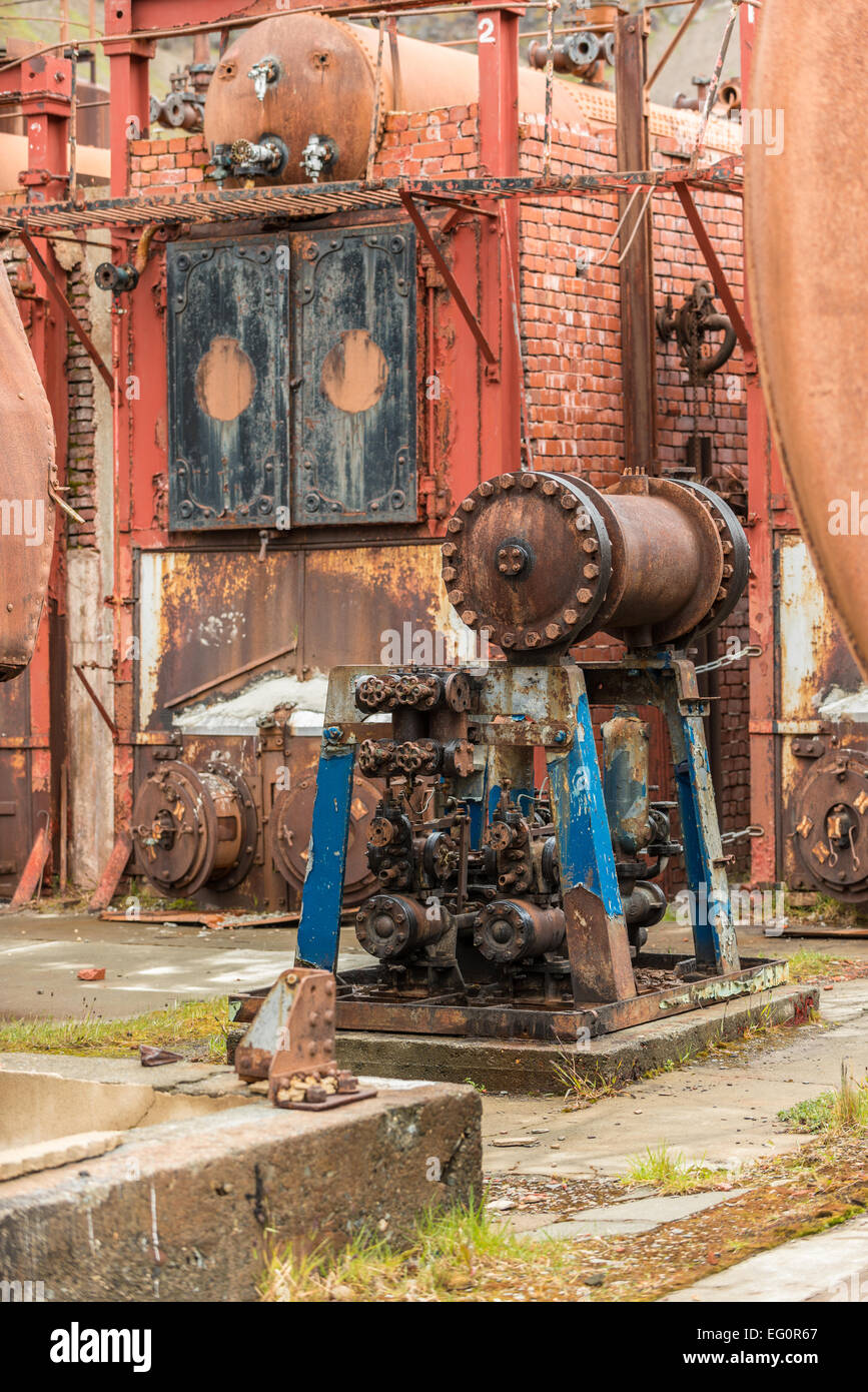 Rusting equipment and winch at Grytviken whaling station, South Georgia ...