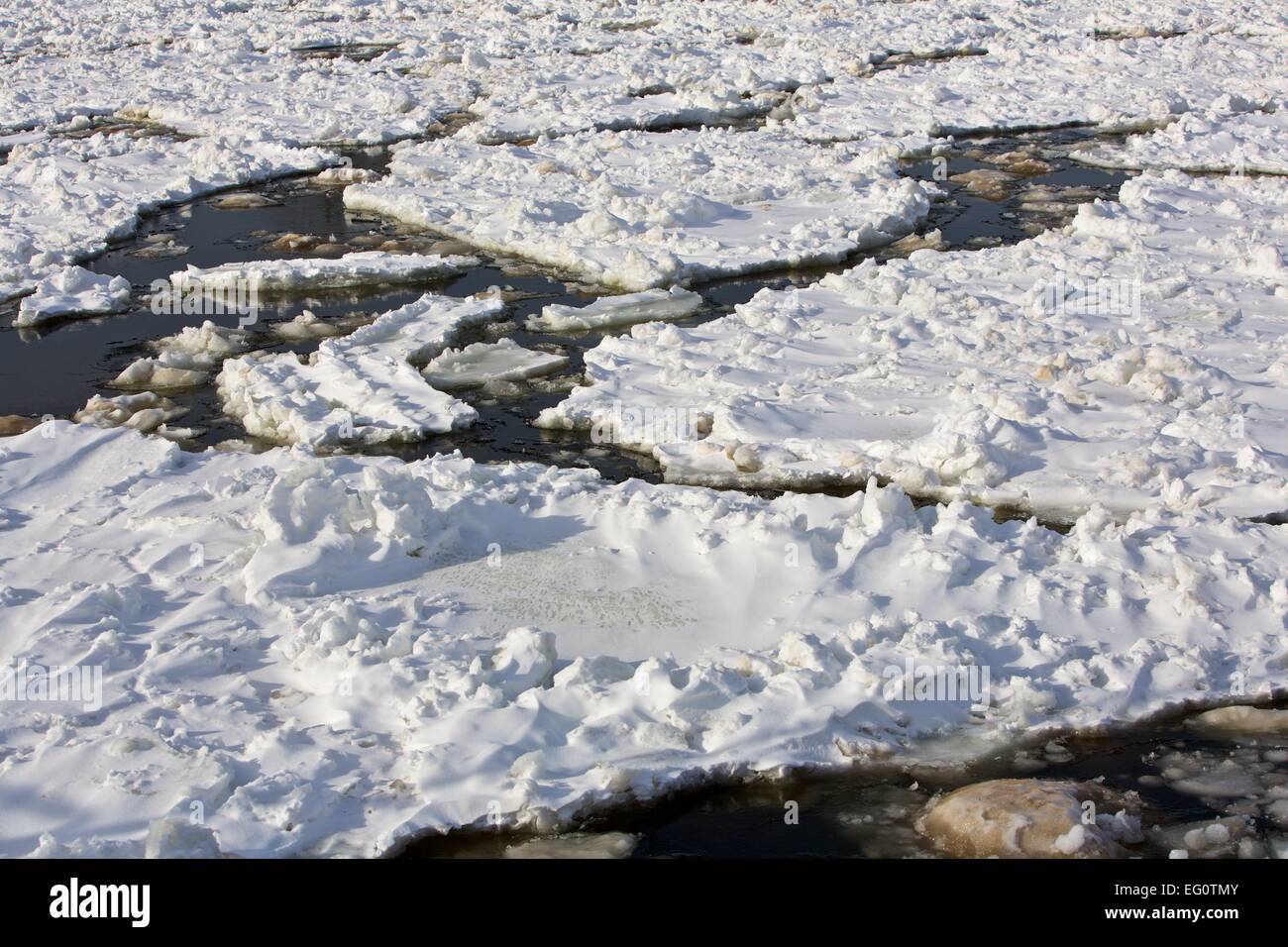 Cracks of ice hi-res stock photography and images - Alamy