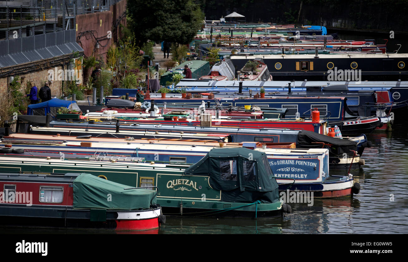 UNITED KINGDOM, London : Canal boat houses are photographed on the ...