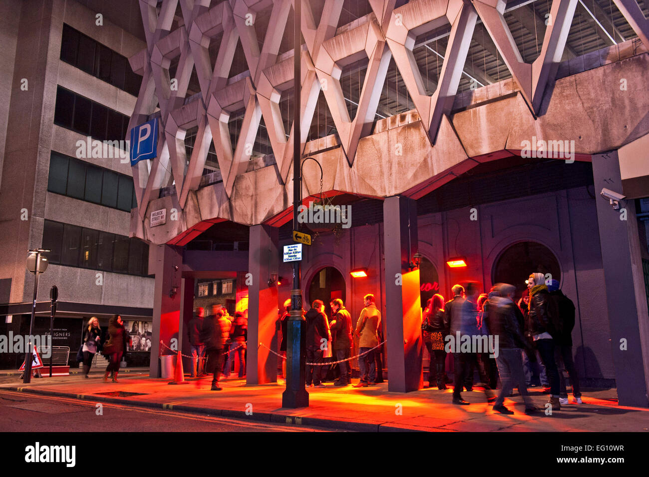 Meatliquor queue hi-res stock photography and images - Alamy