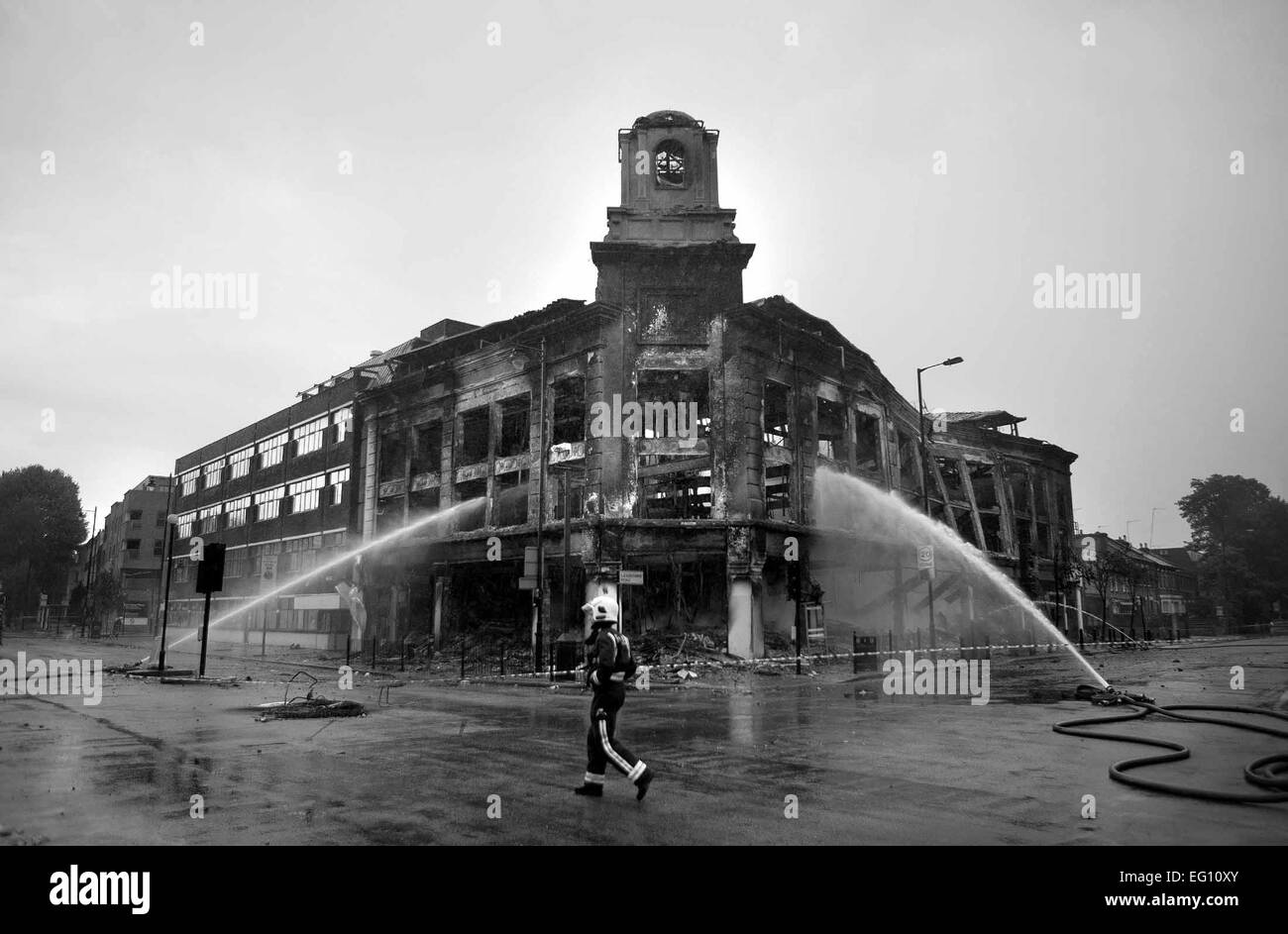 Fire tottenham hi-res stock photography and images - Alamy