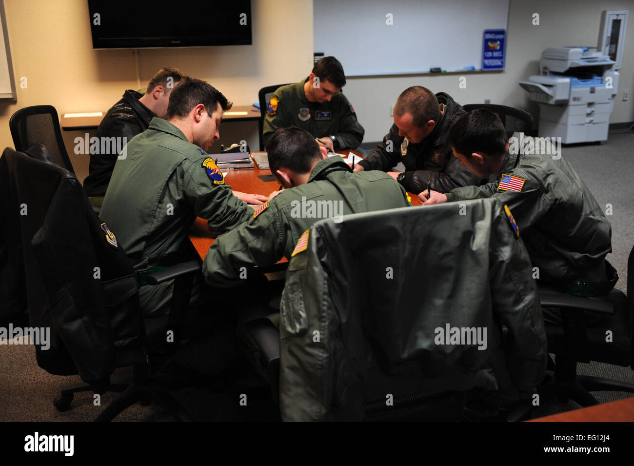 2nd airlift squadron hi-res stock photography and images - Alamy