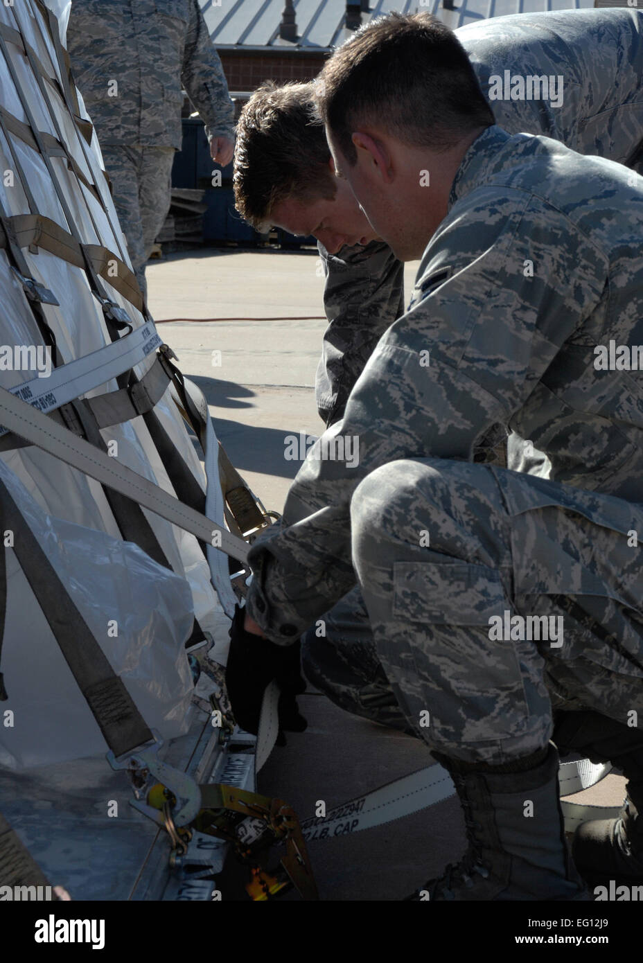 CANNON AIR FORCE BASE N.M. -- Airmen 1st Class Justin Turner front and ...