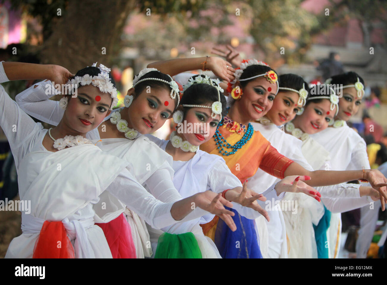 Dhaka, Bangladesh. 13th Feb, 2015. Bangladeshi women perform a ...