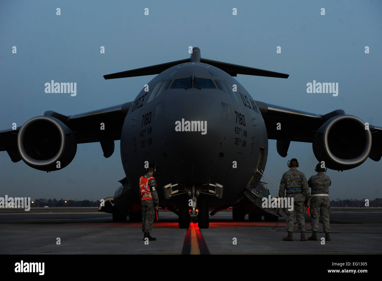 437th aircraft maintenance squadron hi-res stock photography and images ...