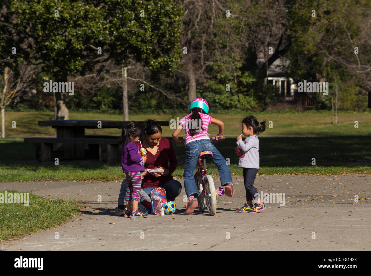 Hispanic people, family, mother and children, Pioneer Park, Novato ...