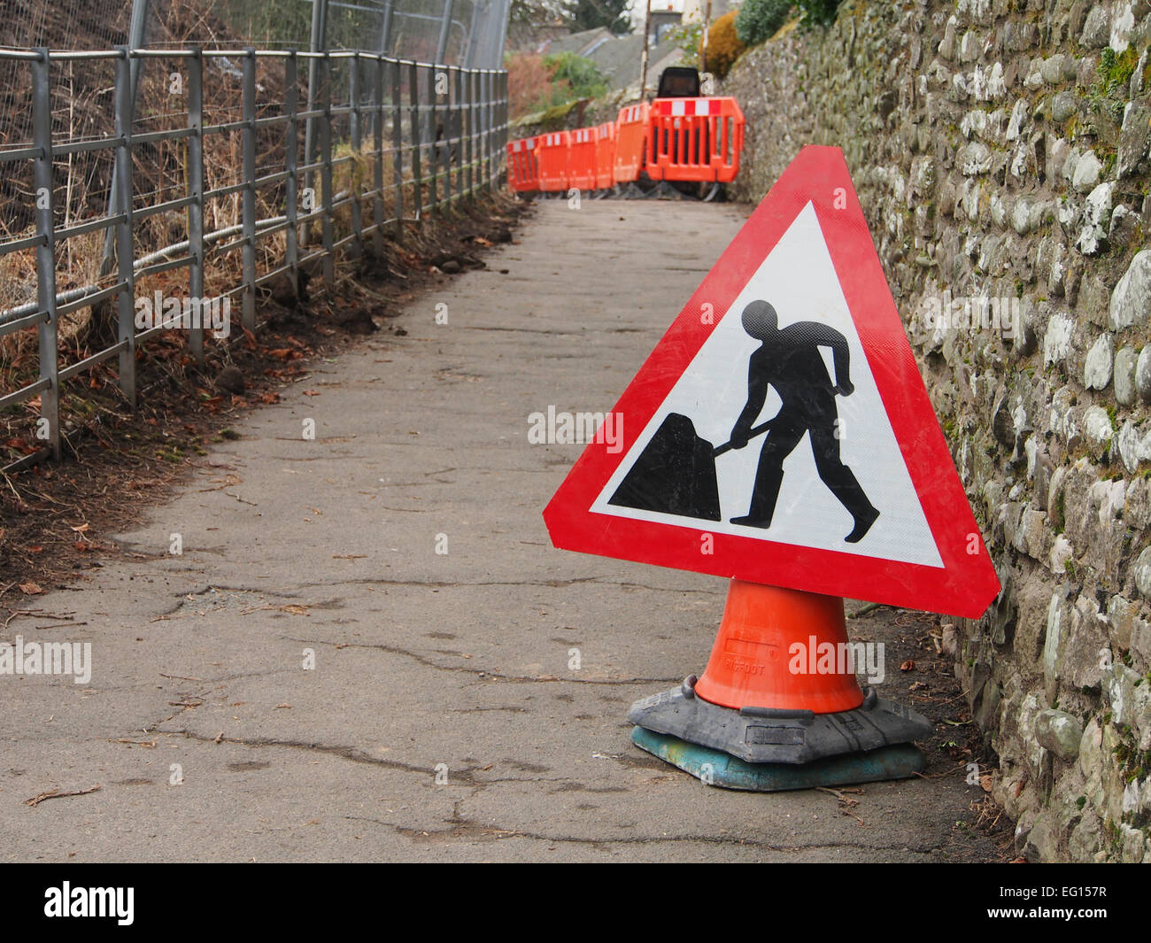 Men at work sign hi-res stock photography and images - Alamy