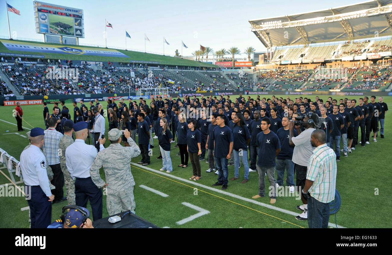 The 369th Recruiter Squadron gathered approximately 180 Air Force ...
