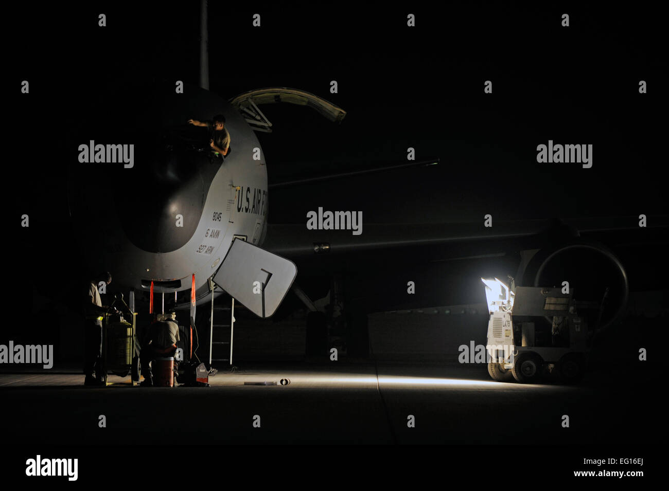 379th expeditionary maintenance squadron hi-res stock photography and ...