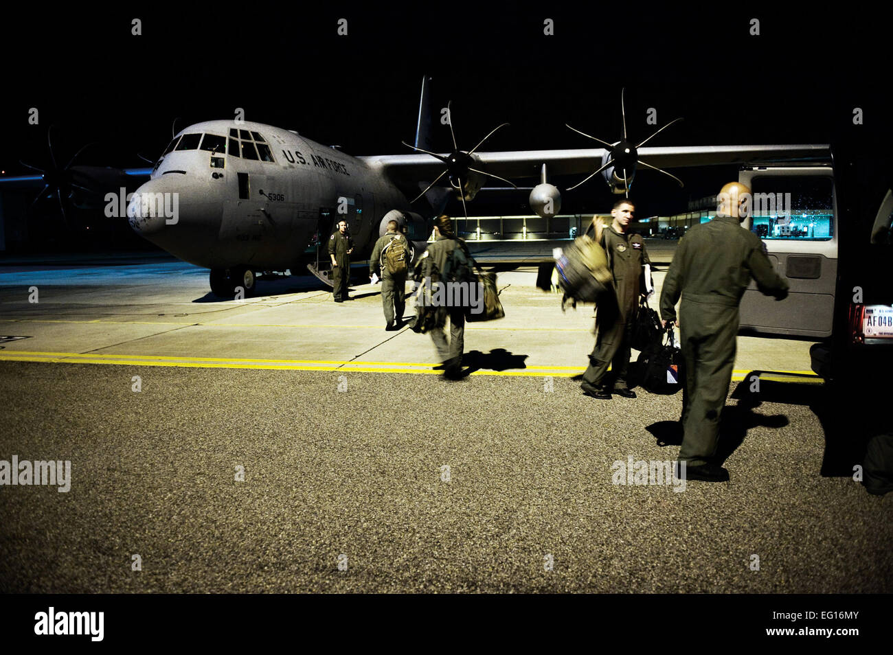 Hurricane Hunter Airmen from the 53rd Weather Reconnaissance Squadron ...