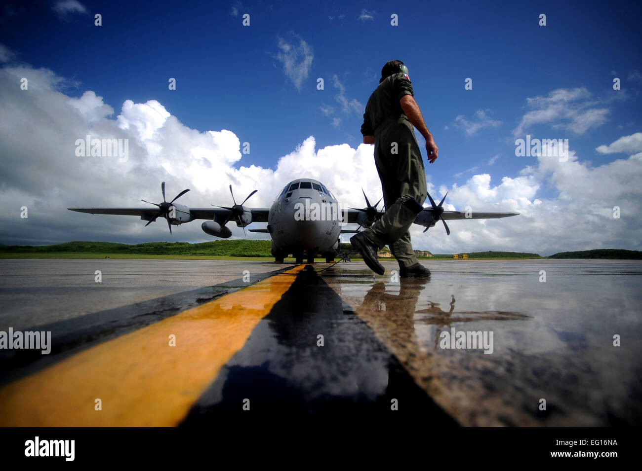 53rd weather reconnaissance squadron hi-res stock photography and ...