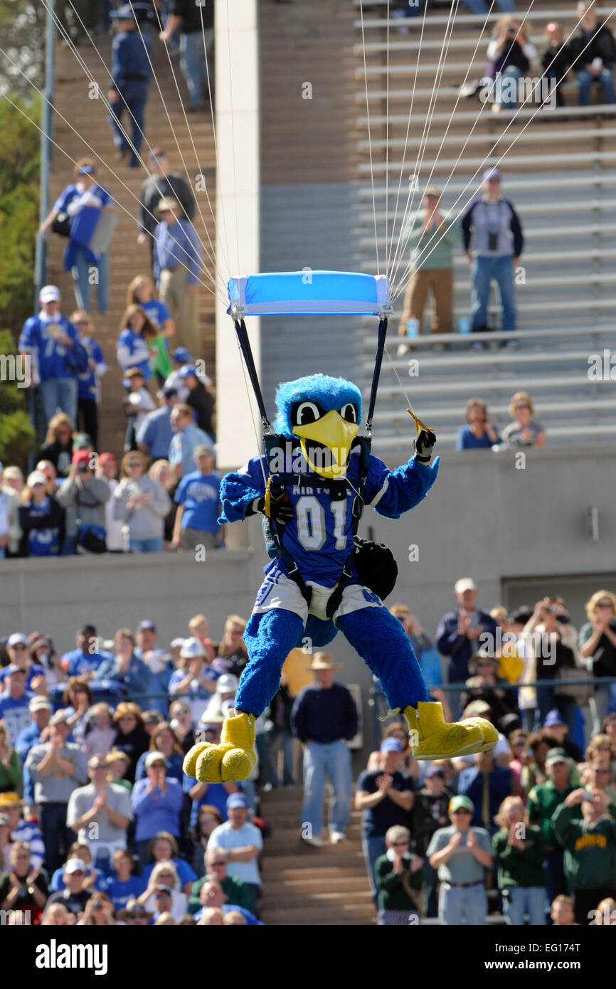 "The Bird" parachutes into Falcon Stadium before the Air Force Academy ...