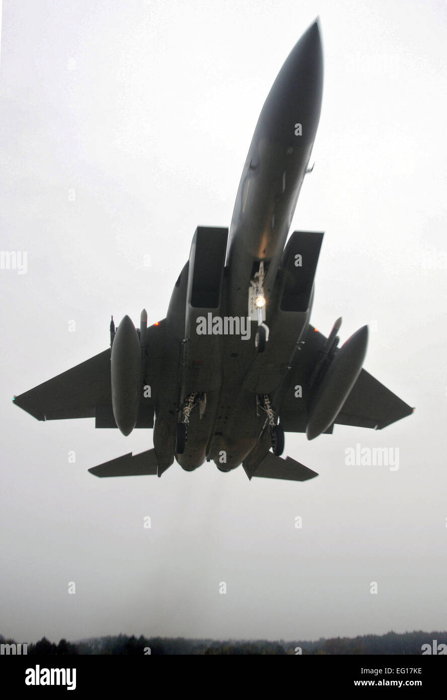 An F-15 Eagle from the 104th Fighter Wing, Massachusetts Air National ...