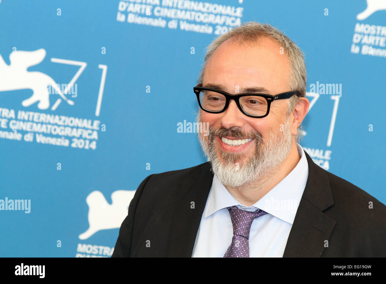 ITALY, Venice : Director Alex De La Iglesia poses during the photocall ...