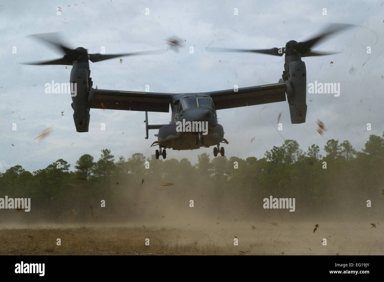 A U.S. Air Force CV-22 Osprey from the 8th Special Operations Squadron ...