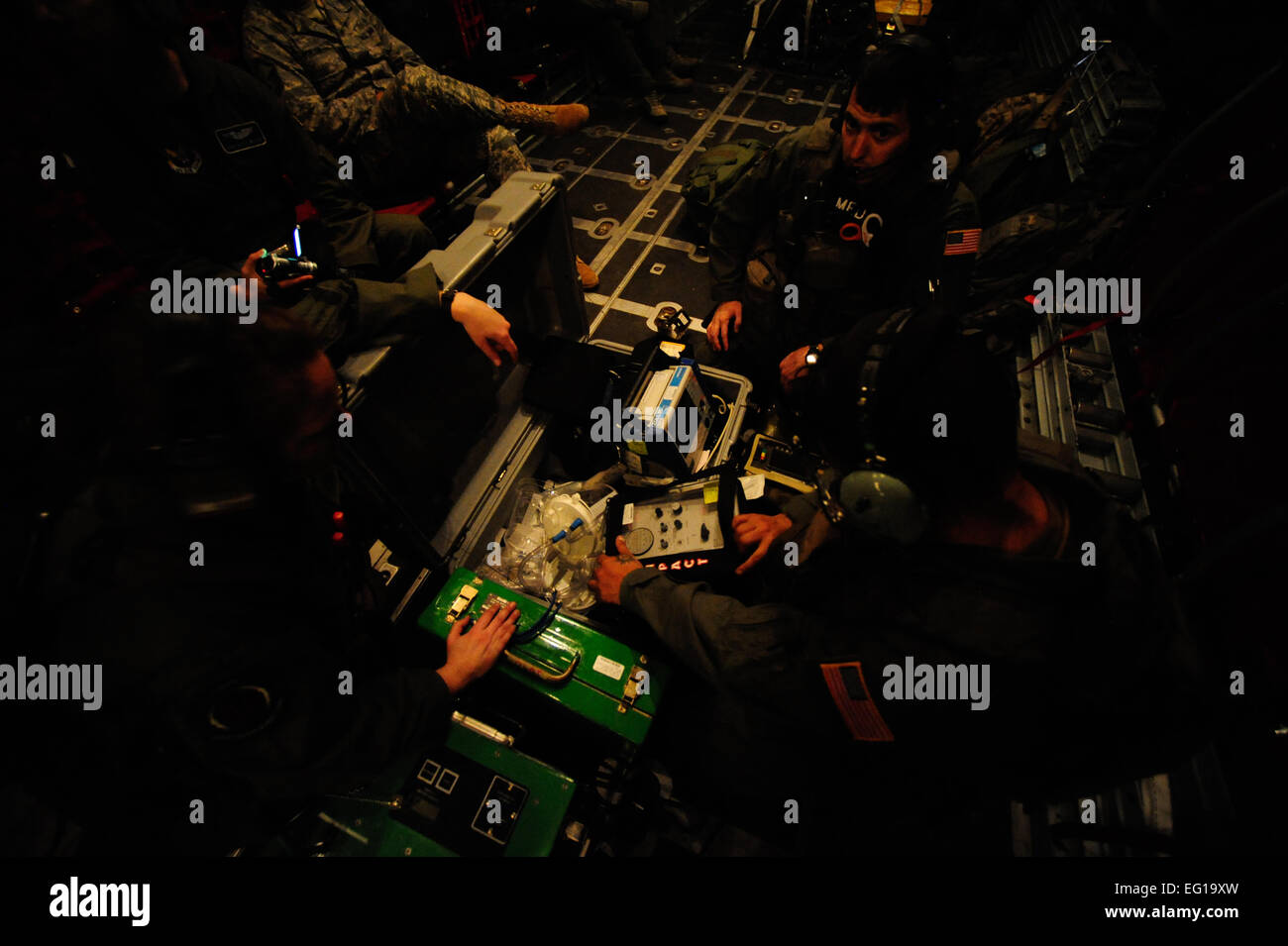 Special operations surgical team hi-res stock photography and images ...