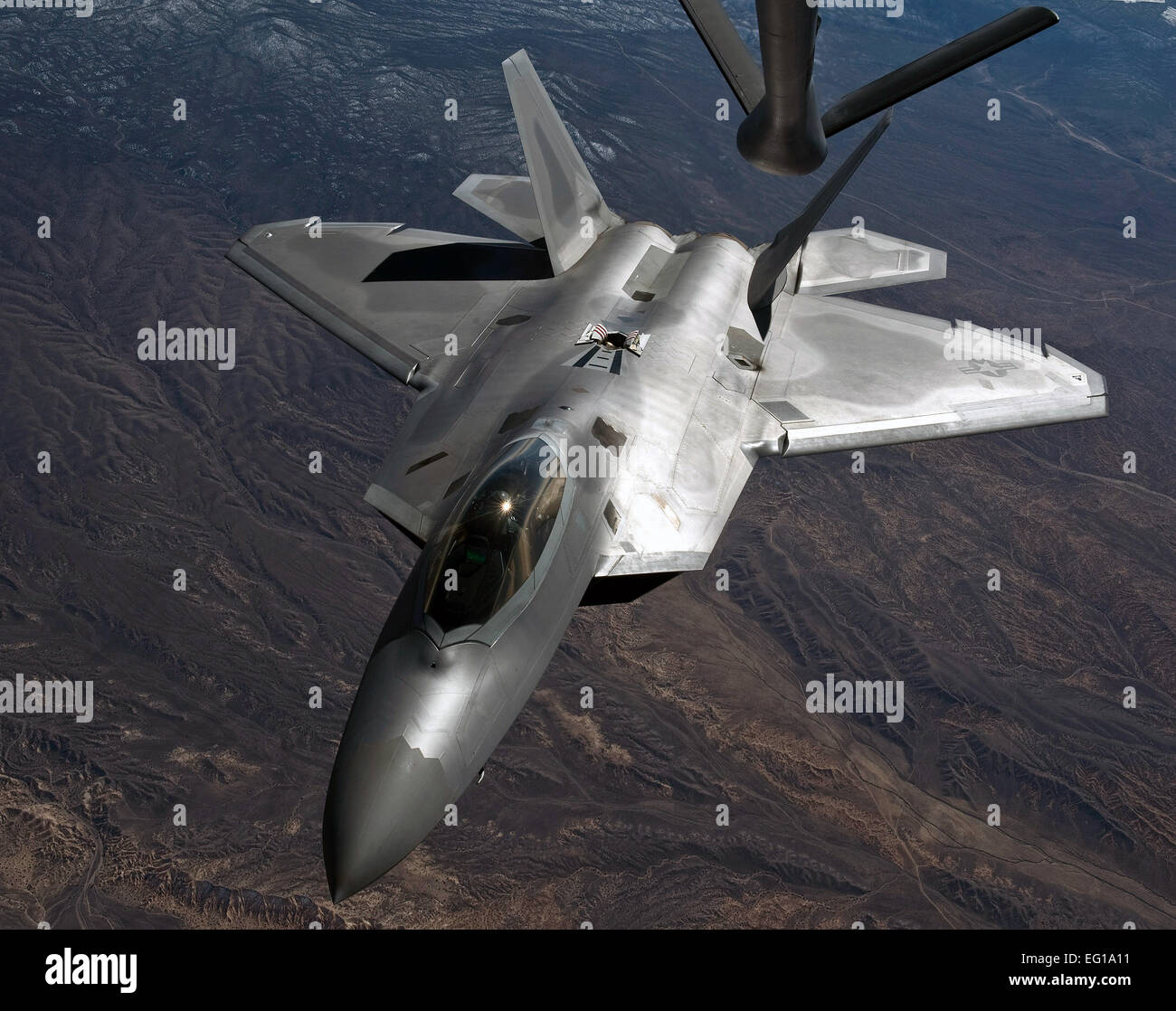 A U.S. Air Force F-22 Raptor, 49th Fighter Wing, Holloman Air Force ...