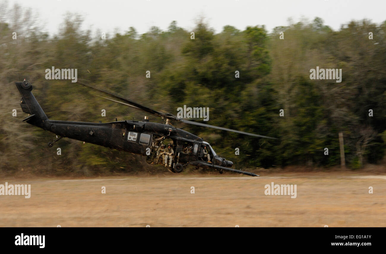 Army Soldiers from the 4th Battalion Special Forces Group, Fort Carson ...