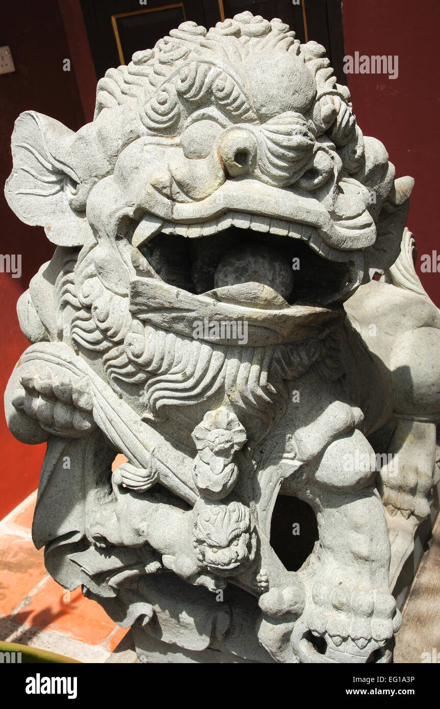 Statue traditional chinese statue made of stone Stock Photo - Alamy