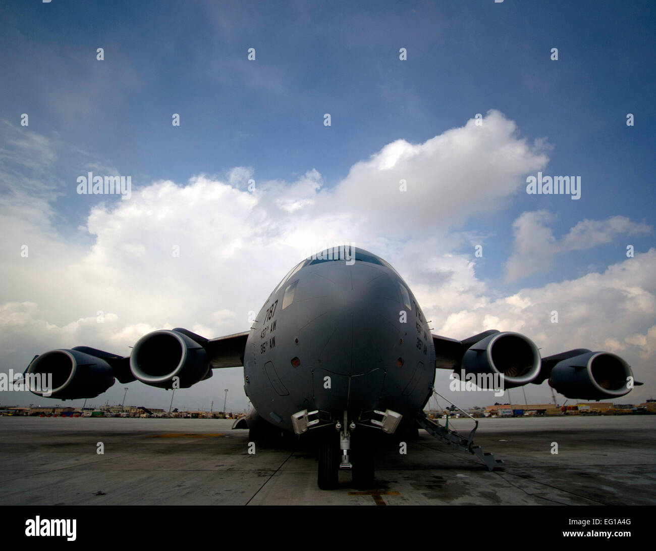 A U.S. Air Force C-17 Globemaser III cargo aircraft from 816th ...