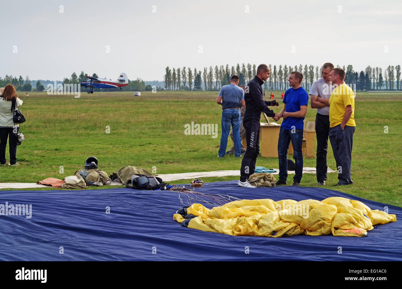 Parachutists - 2014. After a landing Stock Photo - Alamy