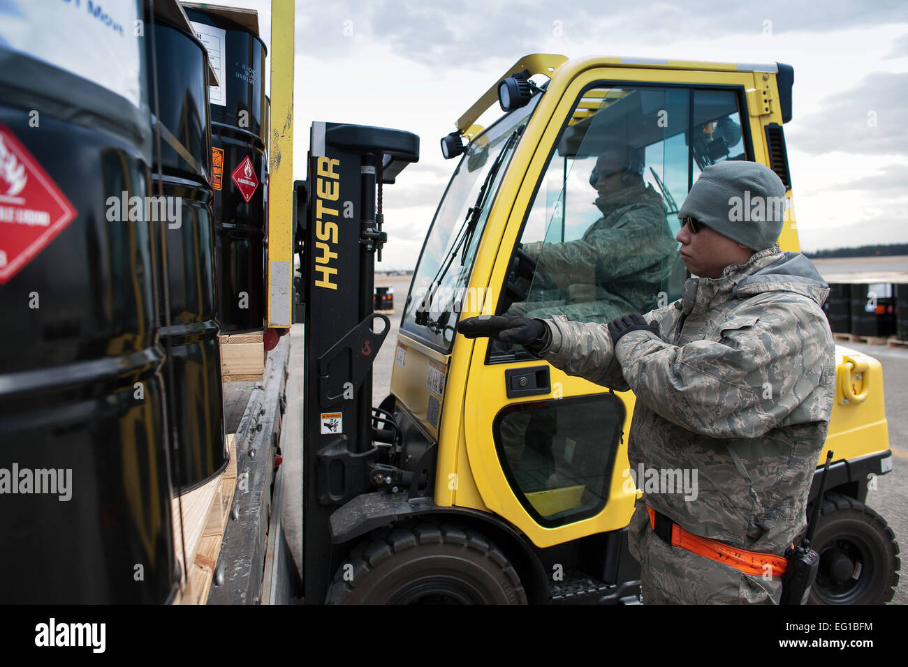 U s air force forklift hi-res stock photography and images - Alamy