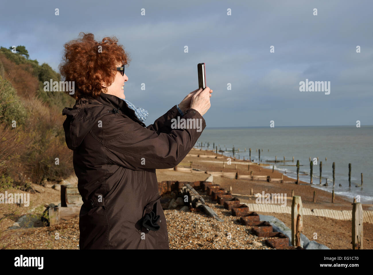 Lady iphone hi-res stock photography and images - Alamy