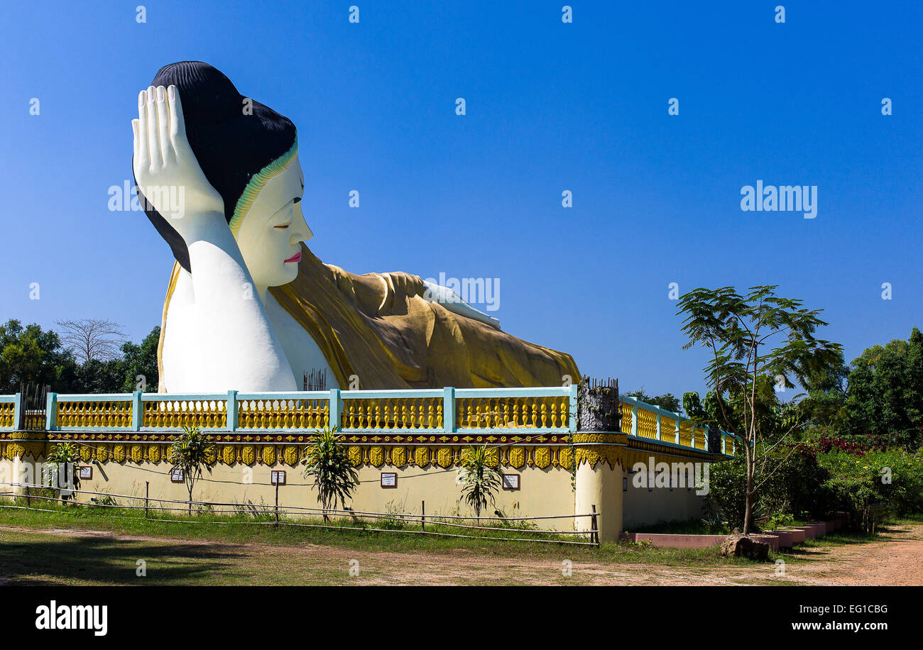 Myanmar, Bago, the huge statue of the reclining Buddha (Shwethalyaung ...