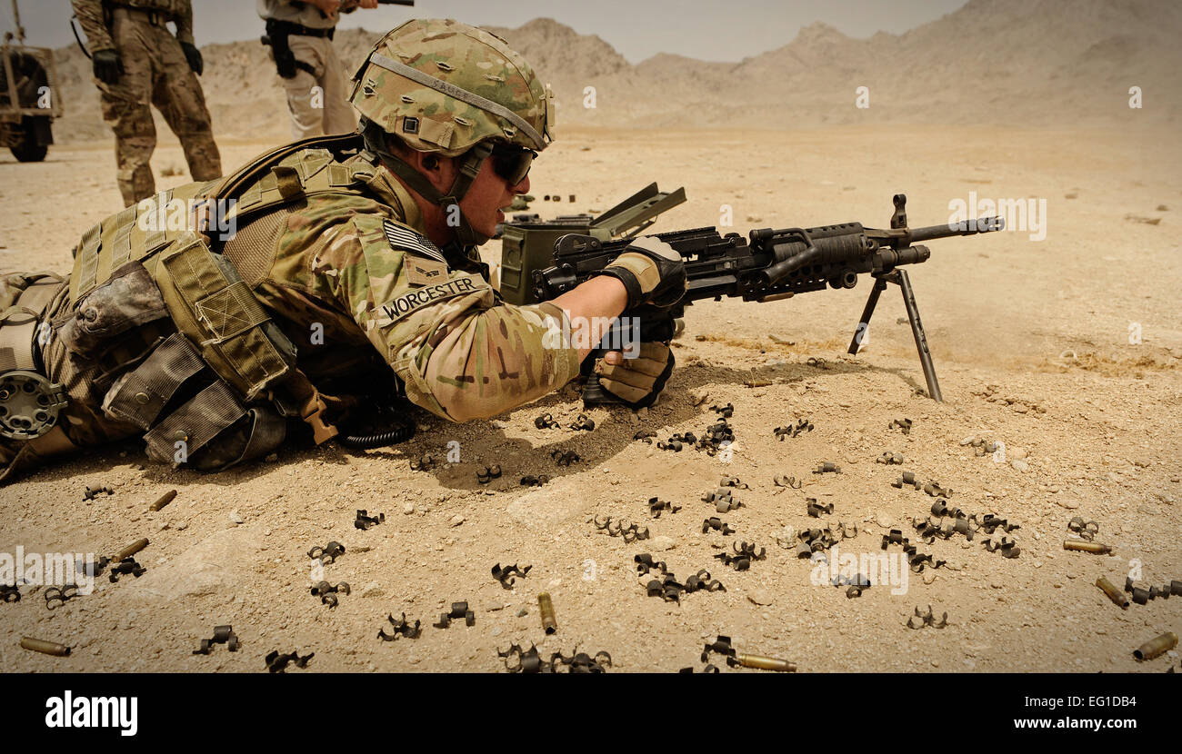 Crew serve weapons hi-res stock photography and images - Alamy