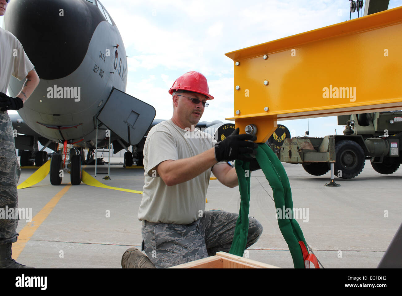 191st Maintenance Squadron High Resolution Stock Photography and Images ...