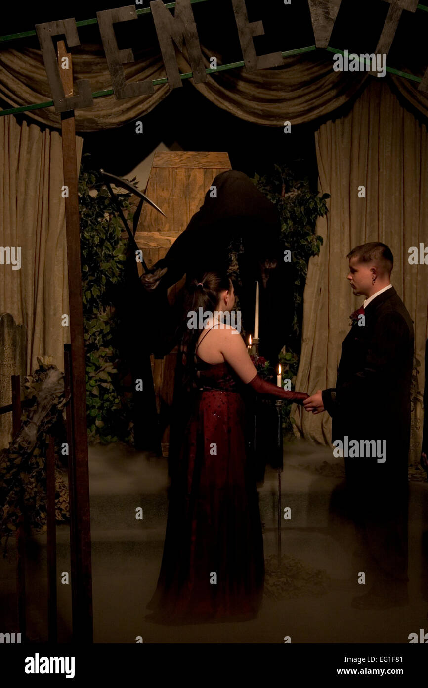 Weird wedding couple hi-res stock photography and images - Alamy