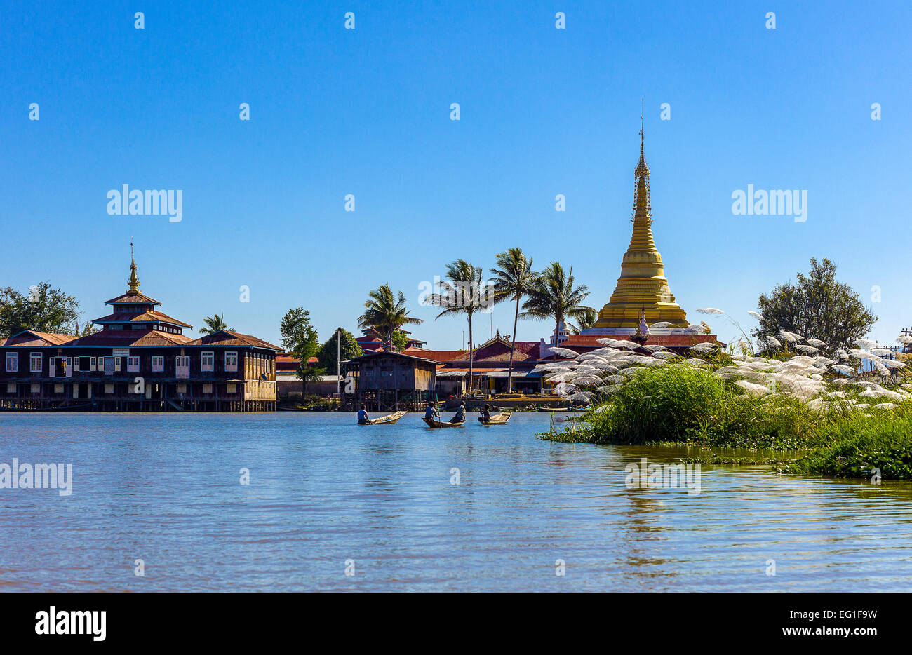 Lago inla hi-res stock photography and images - Alamy