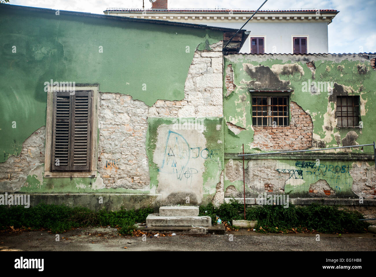 Grunge building in Croatia Stock Photo - Alamy