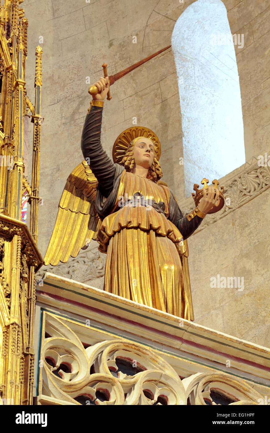Medieval angel sculptures hi-res stock photography and images - Alamy