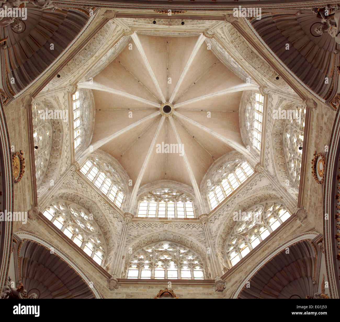 Cathedral dome ceiling hi-res stock photography and images - Alamy