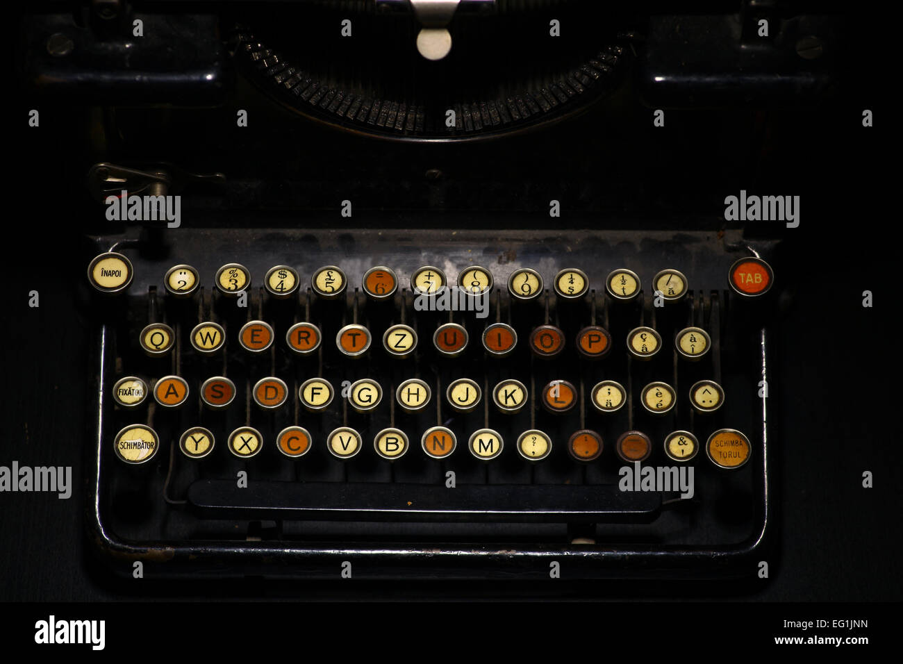 Old qwerty keyboard typing classic hi-res stock photography and images ...