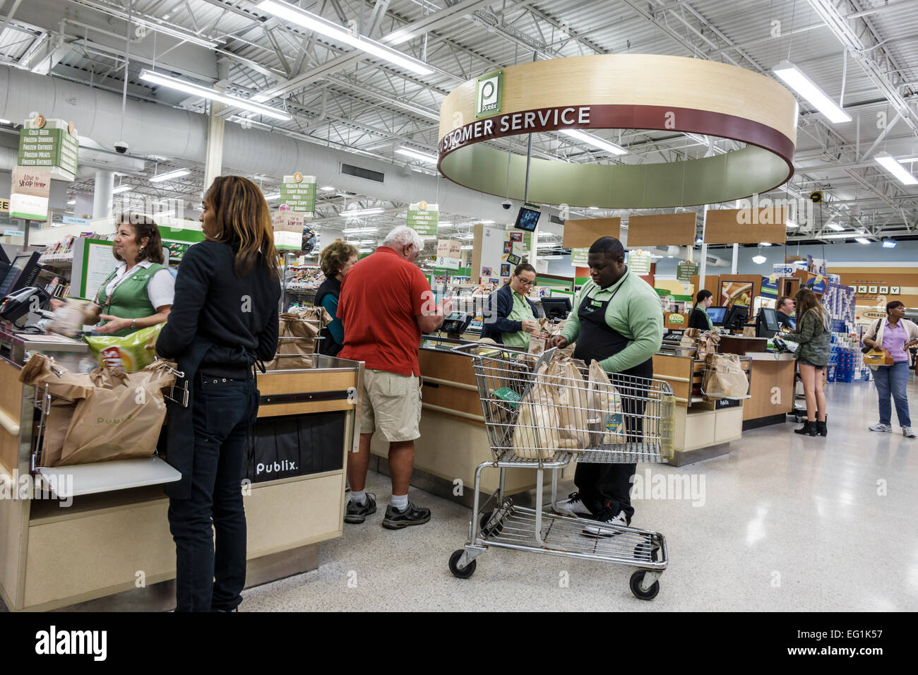 Publix supermarket employees High Resolution Stock Photography and ...