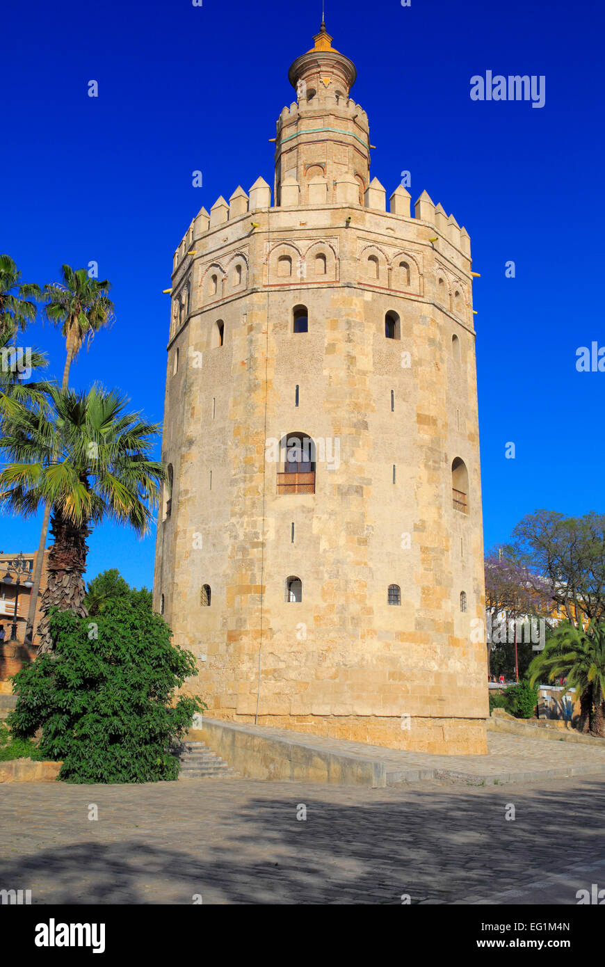 Gold tower hi-res stock photography and images - Alamy