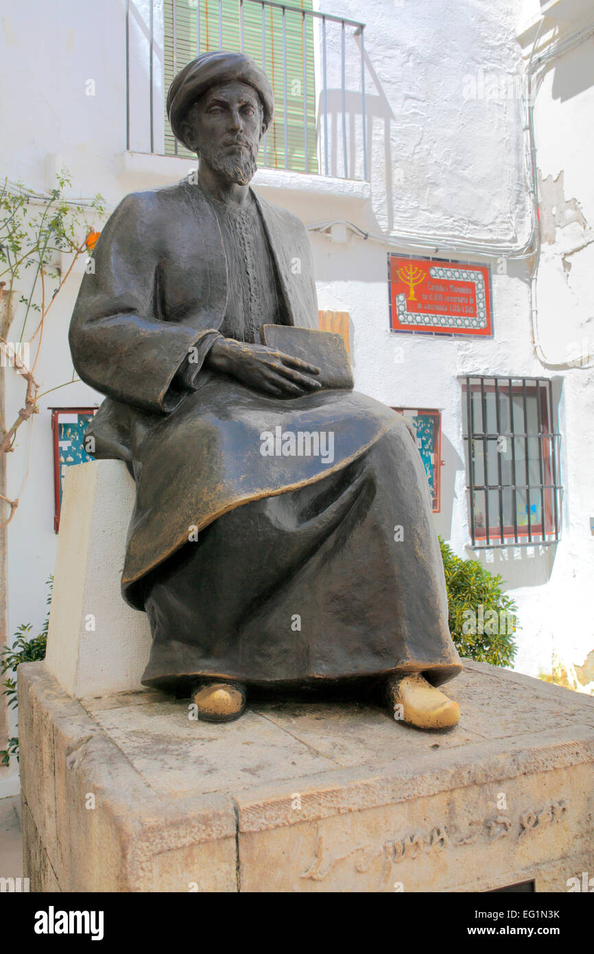 Statue of Maimonides, near Synagogue, Jewish quarter, Cordoba ...