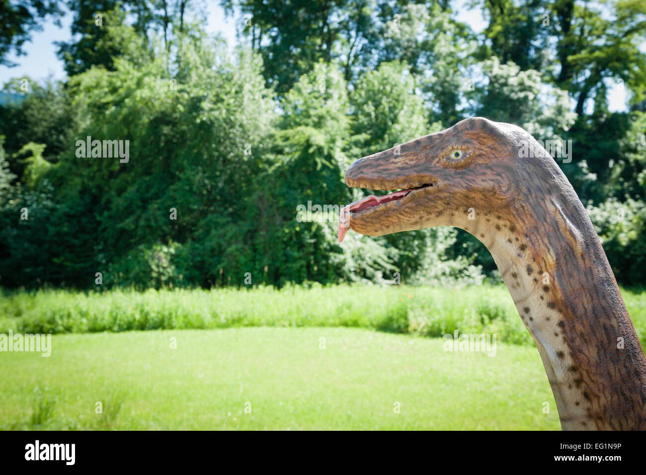 Velociraptor replica in dinosaur park Stock Photo - Alamy