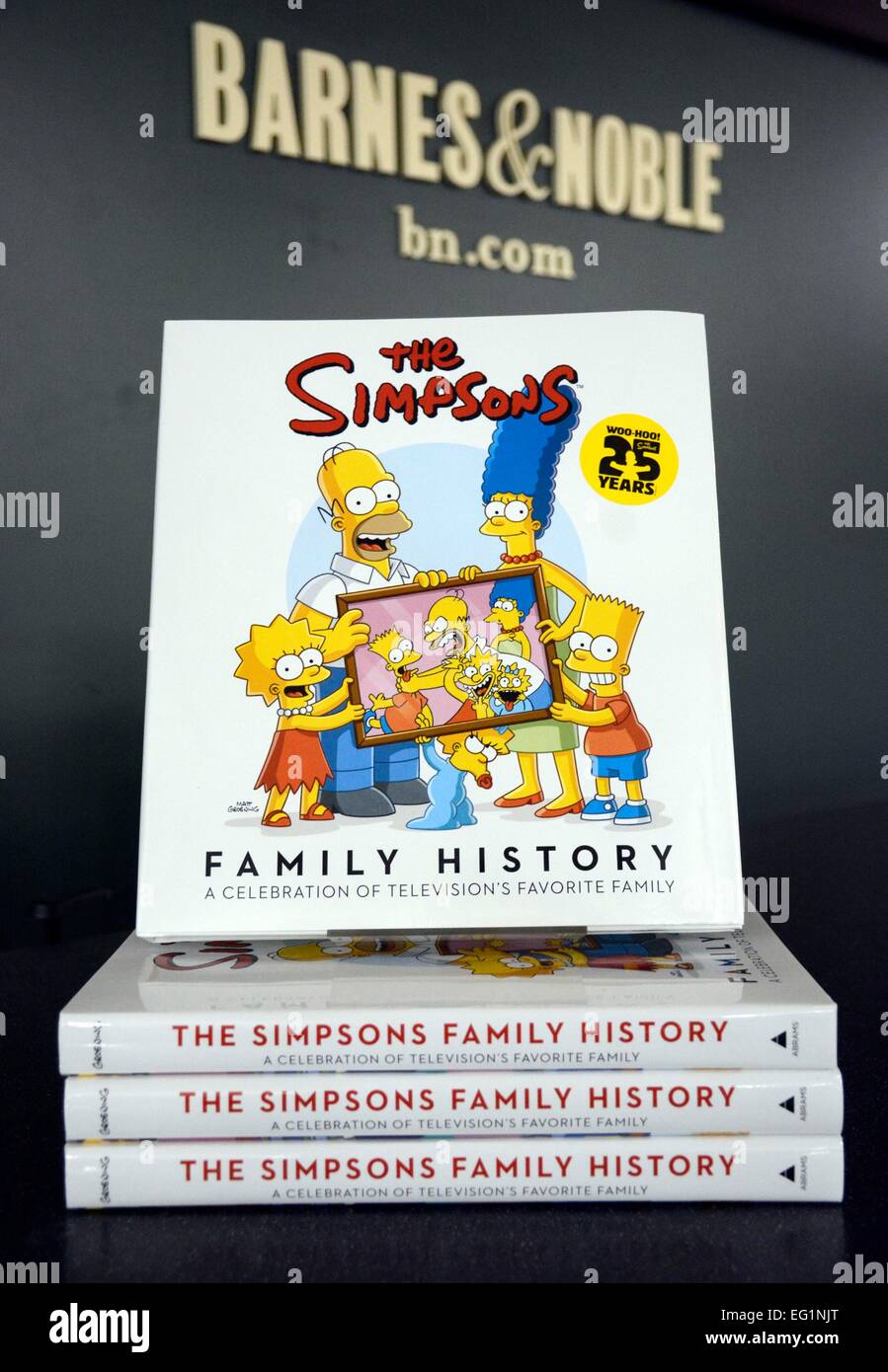 The simpsons family hi-res stock photography and images - Alamy